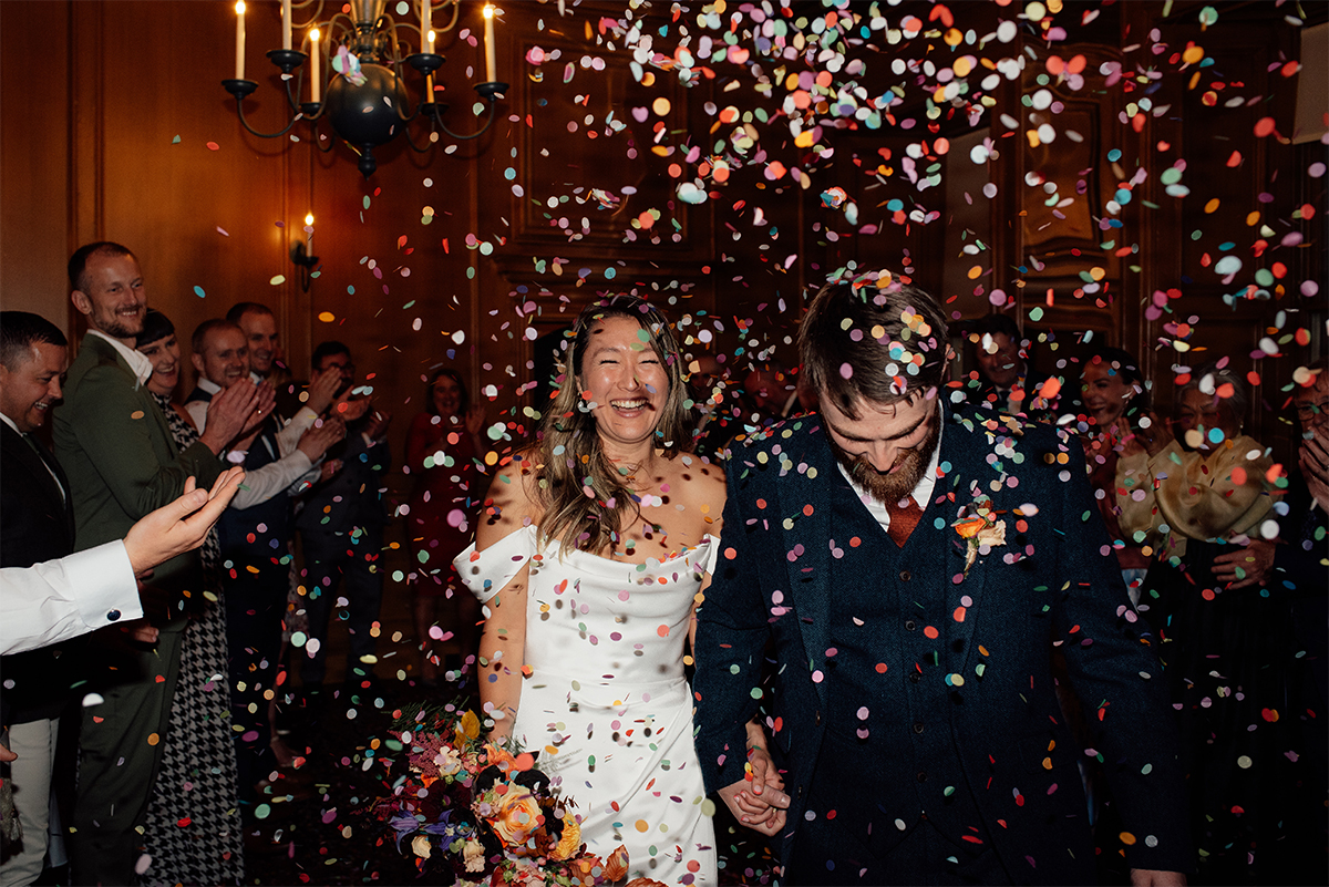 Riddle's Court City Wedding on a Rainy Day | Anna Urban Wedding Photography